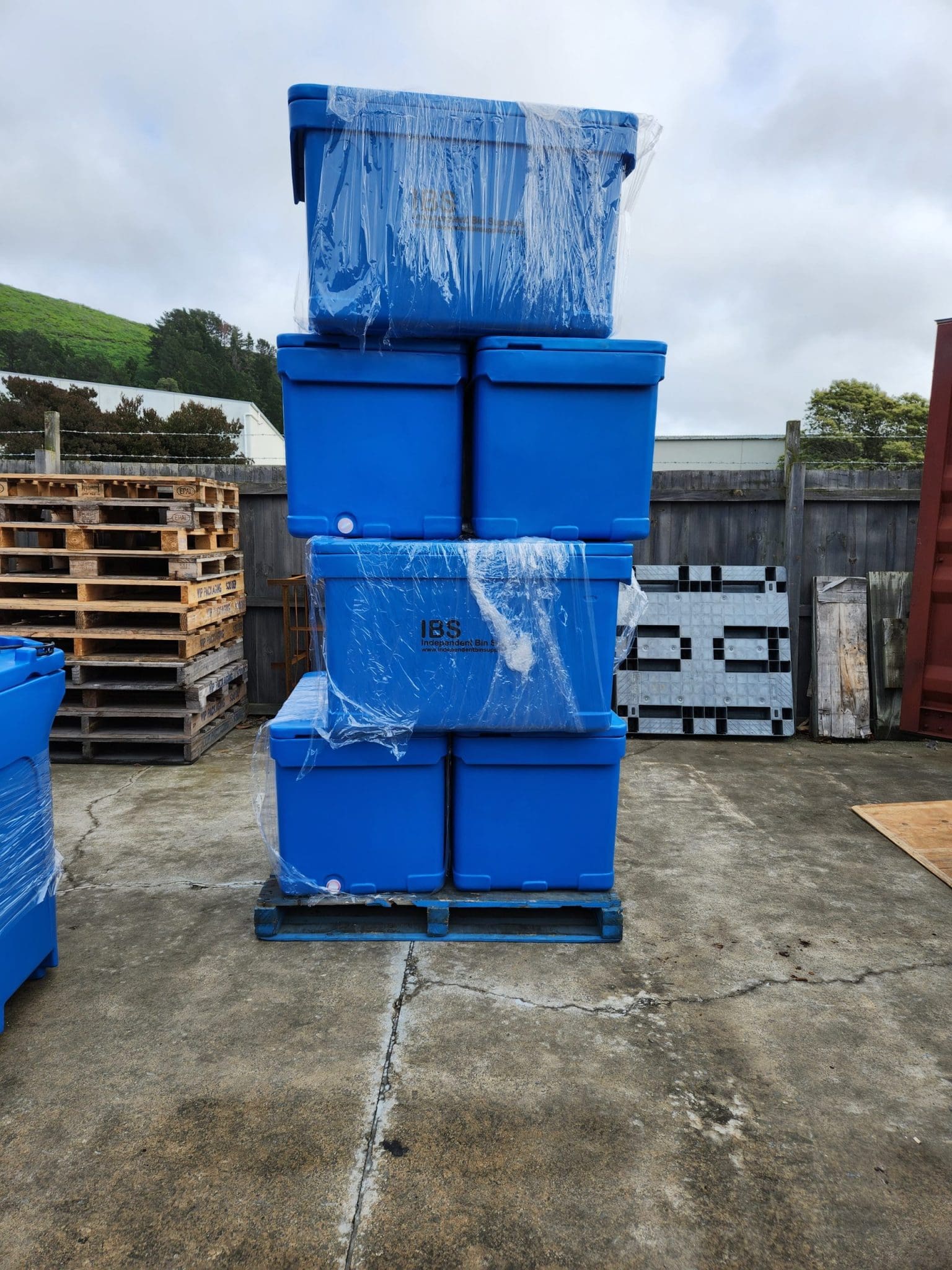 Insulated bin, Chilly bin, Cool box